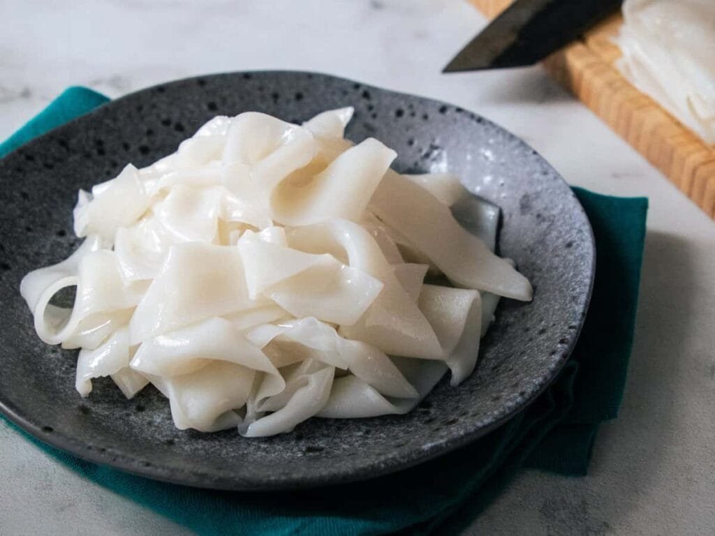 Homemade Fresh Rice Noodles (Ho Fun) - jaumna